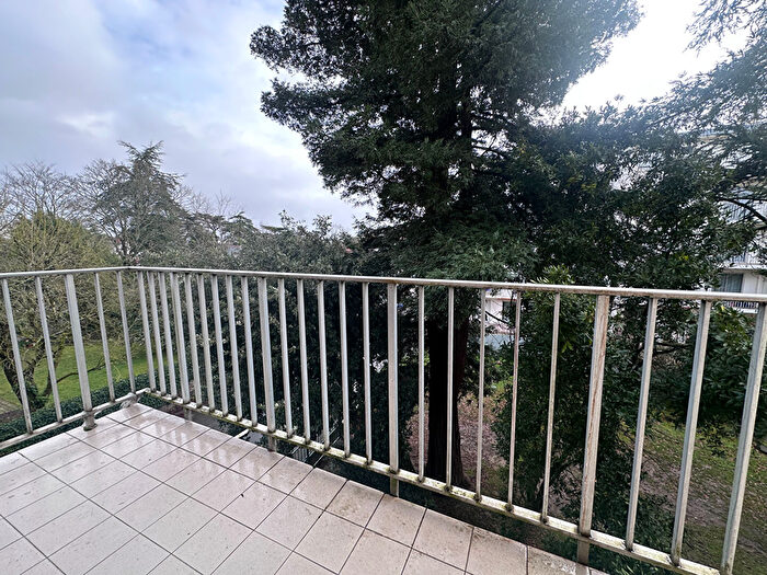 Appartement à louer - Nantes, Saint-Clément, Jardin des plantes, Caserne Lamoricière - 4 pièces - 2 chambres