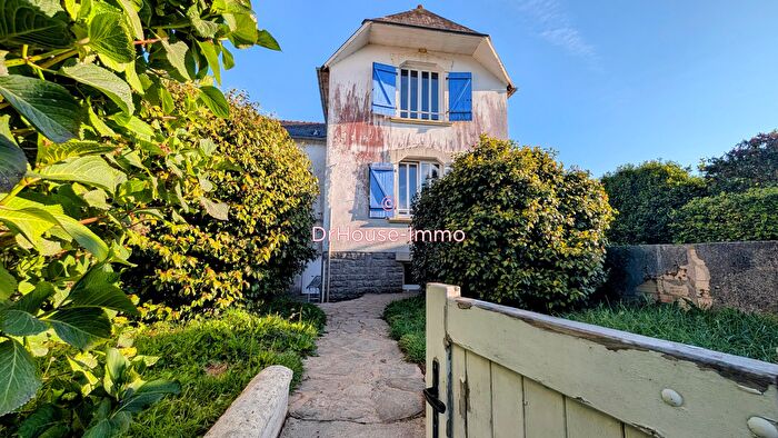 Maison 4 pièces à Trégourez, à vendre