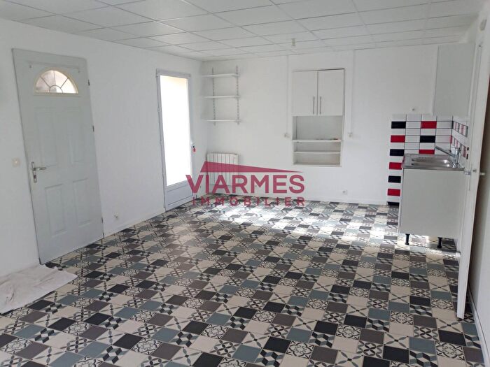 Appartement à louer - Fosses - 2 pièces - 10 chambres