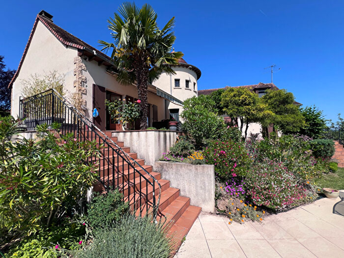 Cosnac : Maison 7 pièces à vendre