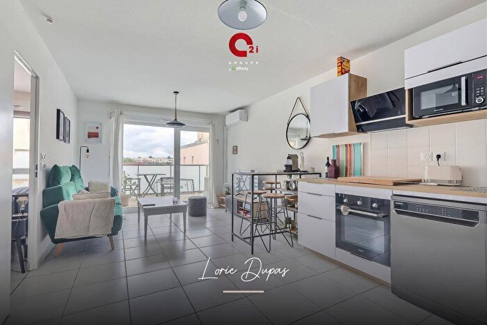 Appartement à louer - Capouchiné, Nîmes - 2 pièces - 1 chambre