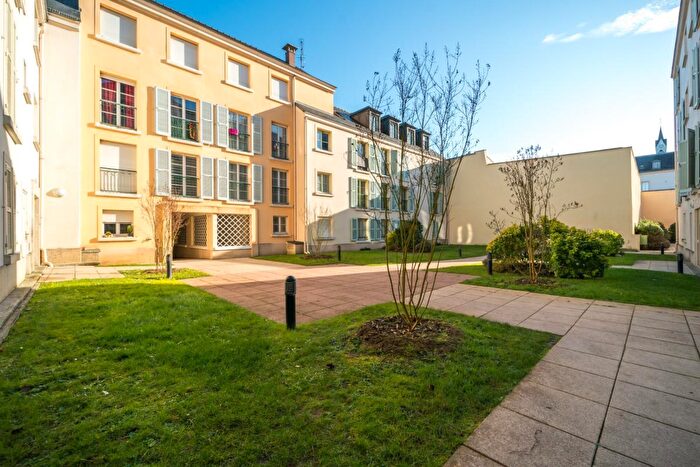 Appartement à louer - Versailles, Saint-Louis - 1 pièce