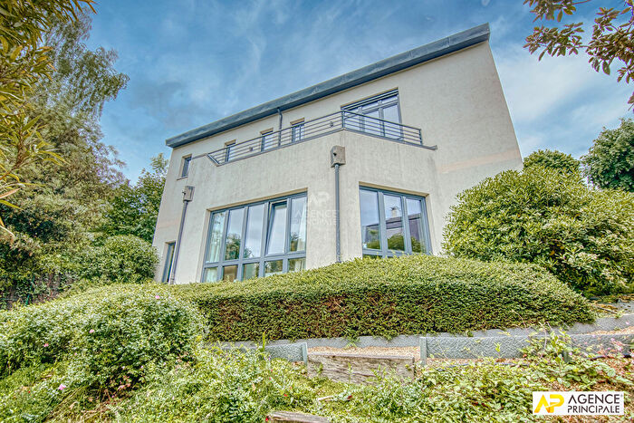Maison 5 pièces à Louveciennes, à vendre