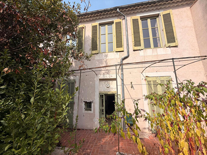 Maison 7 pièces à Nîmes, Feuchères, à vendre