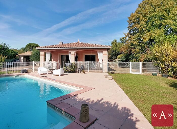 Maison 6 pièces à Saint-Sulpice-la-Pointe, à vendre