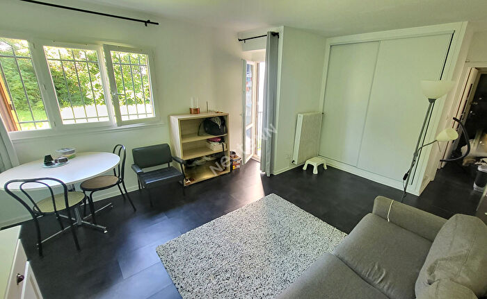Maisons à vendre et appartements à louer - 1