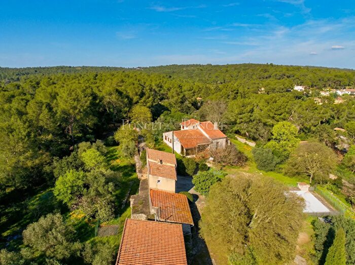 Maison à vendre - Nîmes, Terres de Rouvière, LEau Bouillie - 10 pièces - 1 chambre