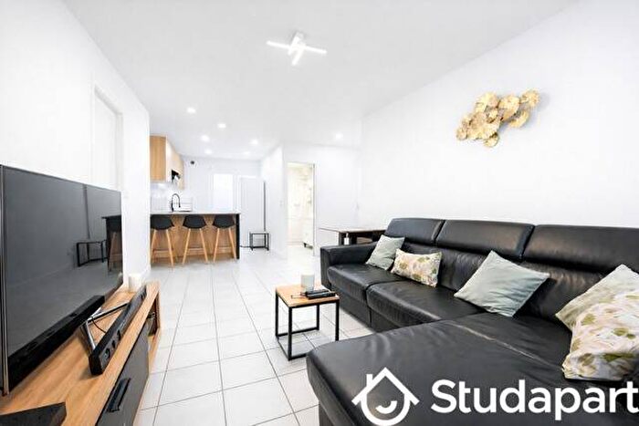 Appartement à louer - Abry, Grenoble - 4 pièces - 3 chambres