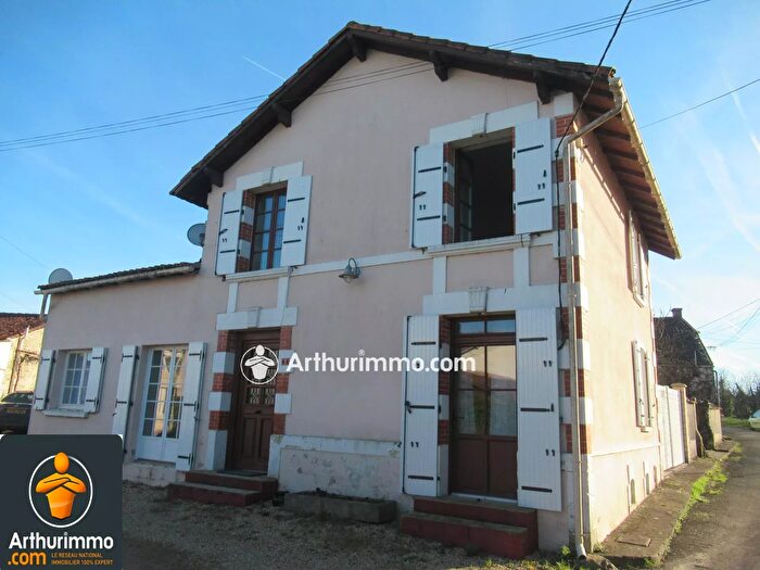 Vinax - Maison 4 pièces à vendre