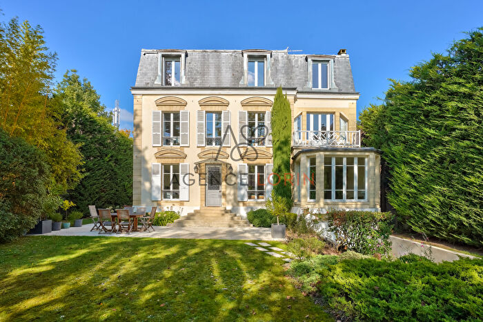 Maison à vendre - Le Vésinet - 9 pièces - 6 chambres