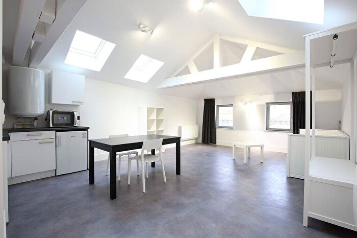 Centre-Ancienne Ville, Metz : Appartement 1 pièce à louer
