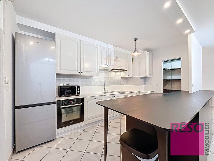 Appartement à louer - Romagny, Annemasse - 5 pièces - 4 chambres