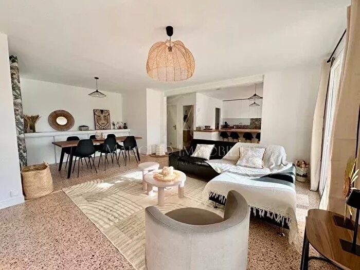 Maison à vendre - Mauguio, Centre-ville - 6 pièces - 5 chambres