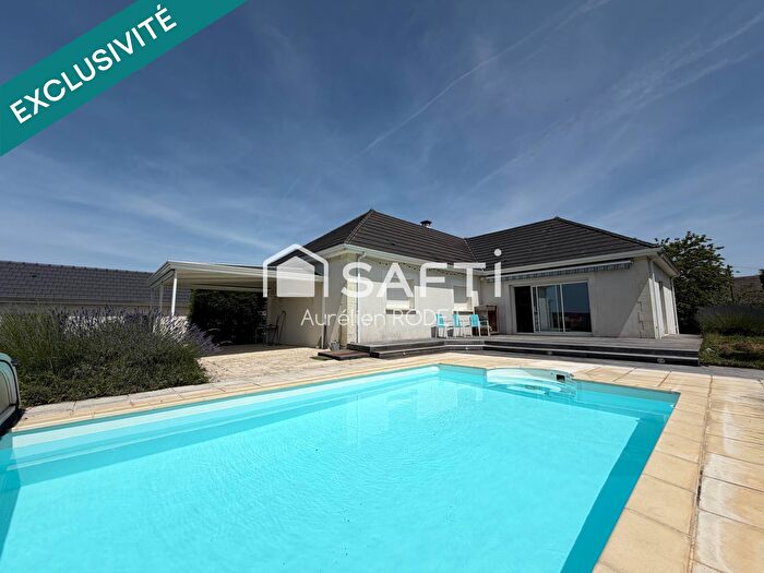 Maison 5 pièces à Vatan, à vendre