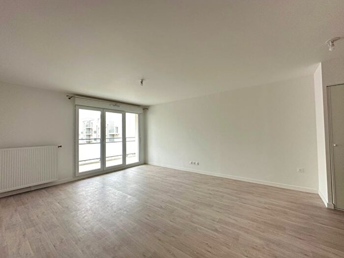 Appartement 4 pièces à louer - Luisant