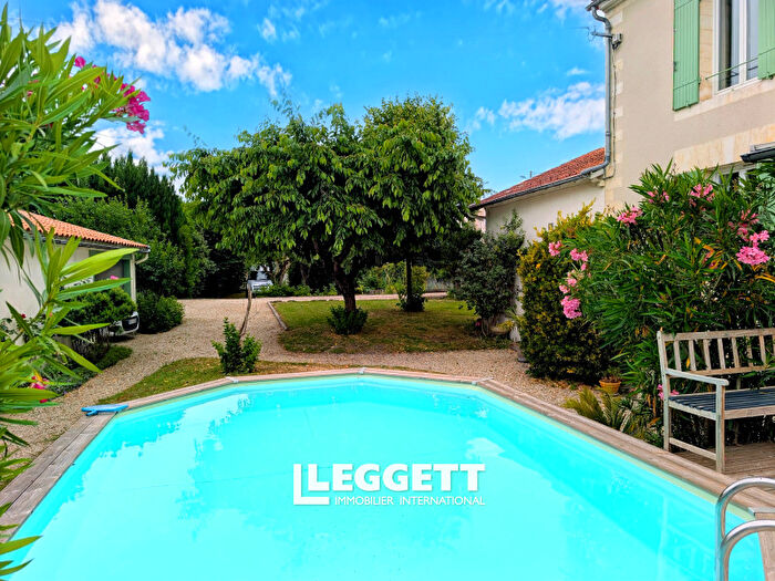 Maison 7 pièces à vendre à Châteauneuf-sur-Charente