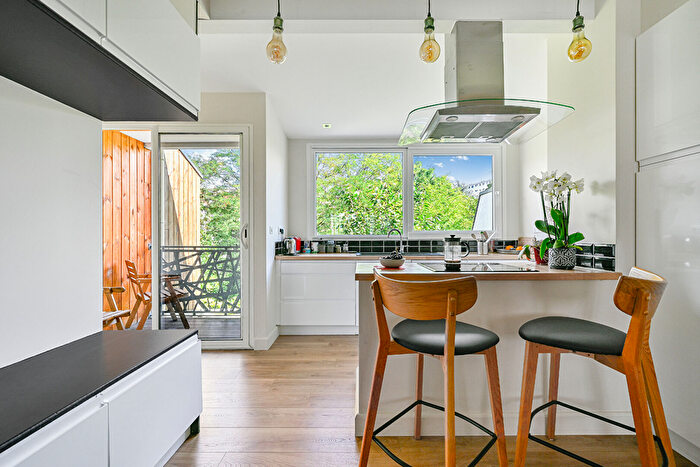 Appartement à vendre - Paris e , Didot, Porte de Vanves - 3 pièces - 2 chambres