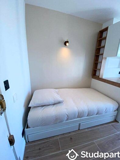 Appartement à louer - Faubourg du Temple-Hôpital Saint Louis, Paris ème arrondissement - 1 pièce