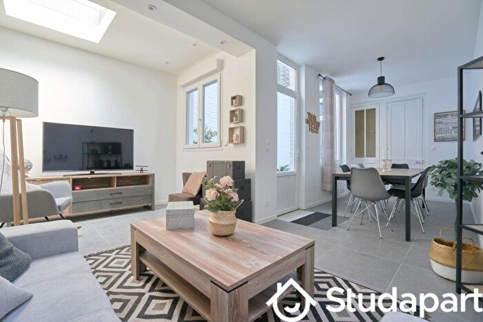 Appartement à louer - Centre, Lille - 1 pièce - 4 chambres