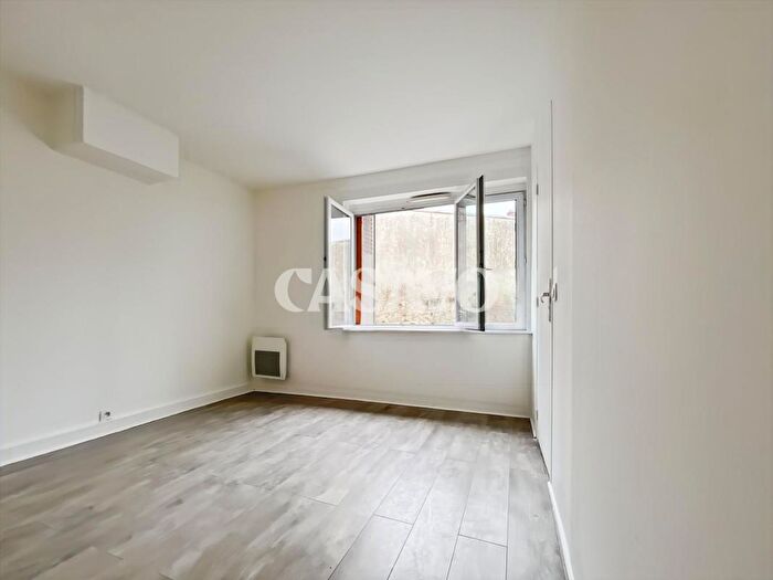 Rambouillet, Saint-Hubert, Louvière : Appartement 2 pièces à vendre