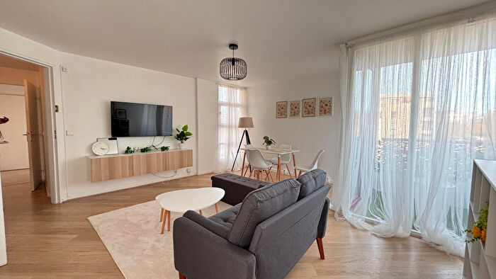 Appartement à louer - Évry, Centre-ville - 3 pièces - 2 chambres