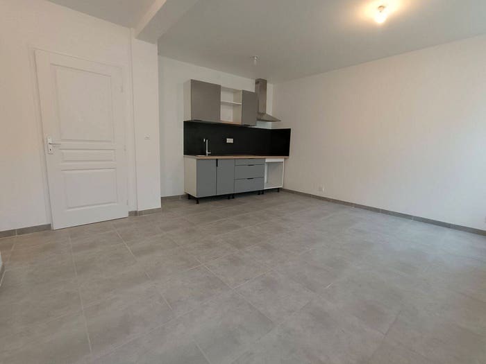 Centre Ville, Étampes : Appartement 2 pièces à louer