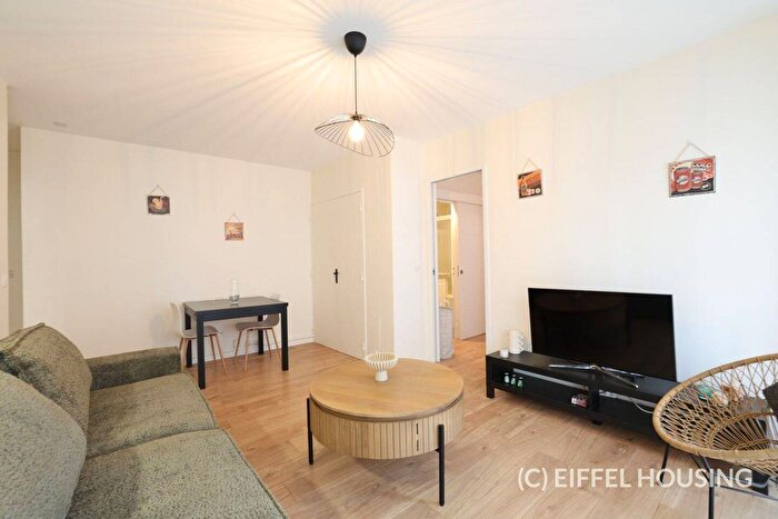 Appartement à louer - Alleray Procession, Paris ème arrondissement - 2 pièces - 1 chambre