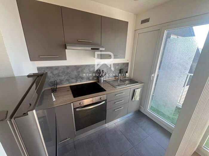 Saint Clément-Jardin des Plantes-Grammont, Rouen : Appartement 1 pièce à louer