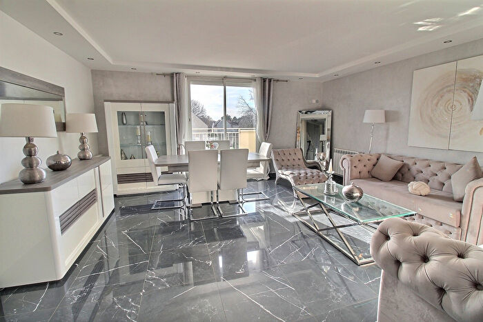 Appartement à vendre - Montigny-le-Bretonneux, La Sourderie Sud - 5 pièces - 4 chambres