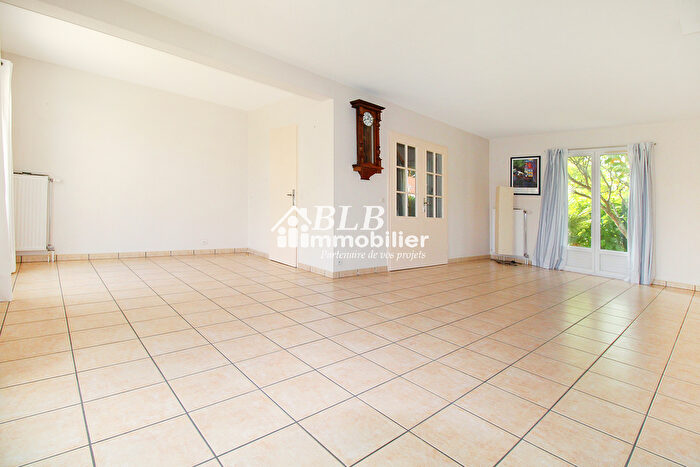 Maisons à vendre et appartements à louer - 1