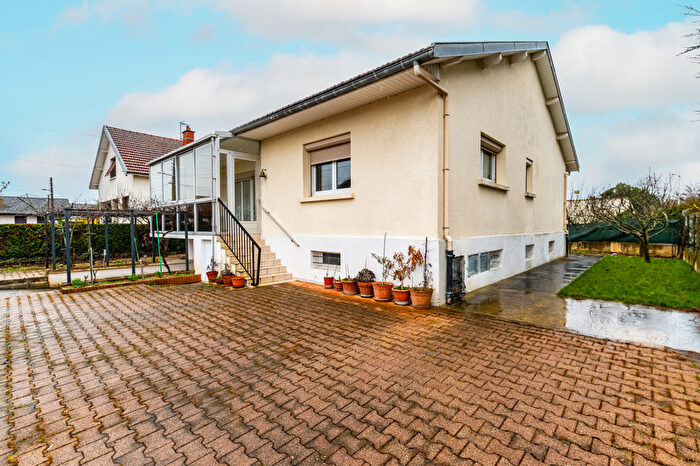 Maison à vendre - Longvic - 5 pièces - 3 chambres