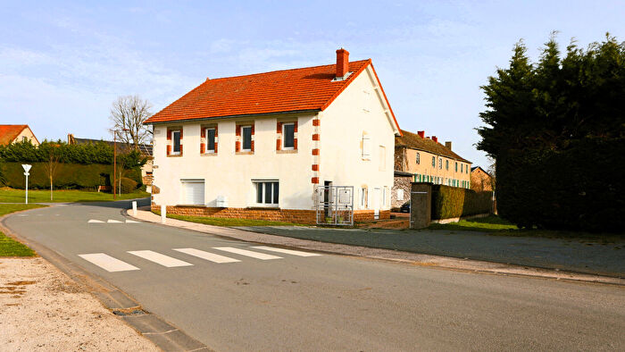 Maison à vendre - Pouzol - 9 pièces - 6 chambres