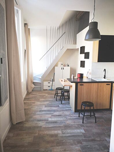 Appartement à louer - Gambetta, Nîmes - 1 pièce