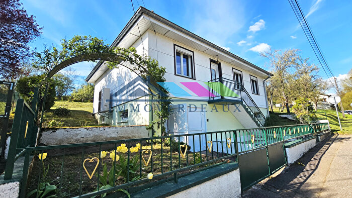 Maison à vendre - Moyen - 4 pièces - 3 chambres