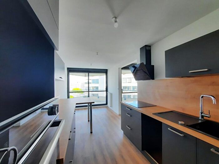 Appartement à louer - Quartiers Ouest, Bourg lEvesque - 5 pièces - 3 chambres