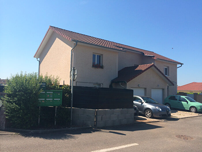 Maison 5 pièces à louer à Serrières-de-Briord