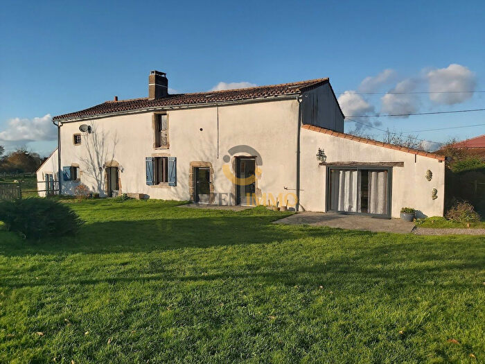 Maison à vendre - Bressuire, Chambroutet, Noirlieu, Noirterre - 12 pièces