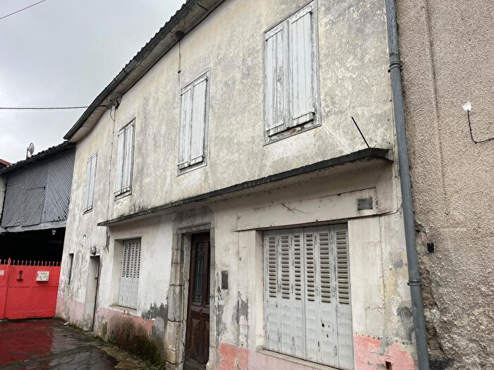 Maison 4 pièces à Loures-Barousse, à vendre