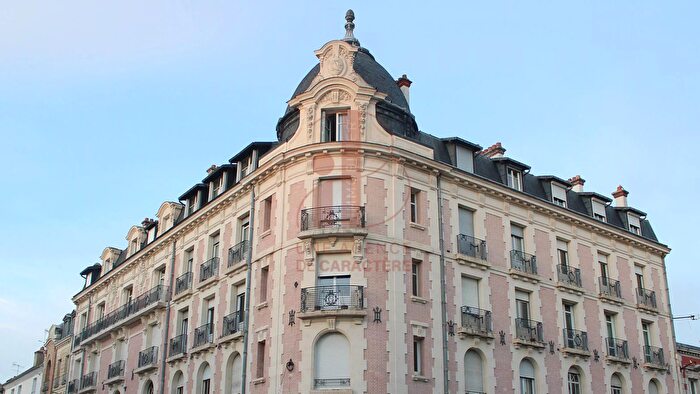 Appartement à vendre - Fontainebleau, Centre-ville - 6 pièces - 4 chambres