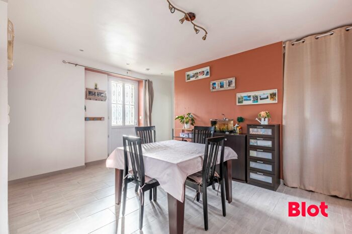 Maison à vendre - Saint-Aubin-dAubigné - 5 pièces - 3 chambres