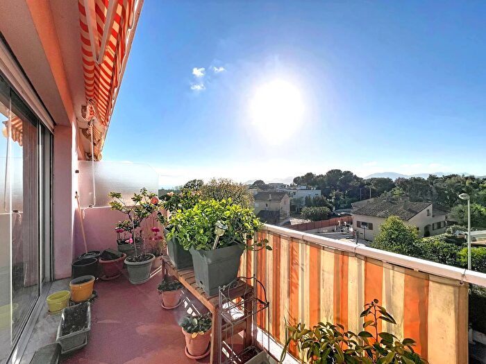 Appartement à vendre - Le Cannet, Aubarède - 4 pièces - 3 chambres