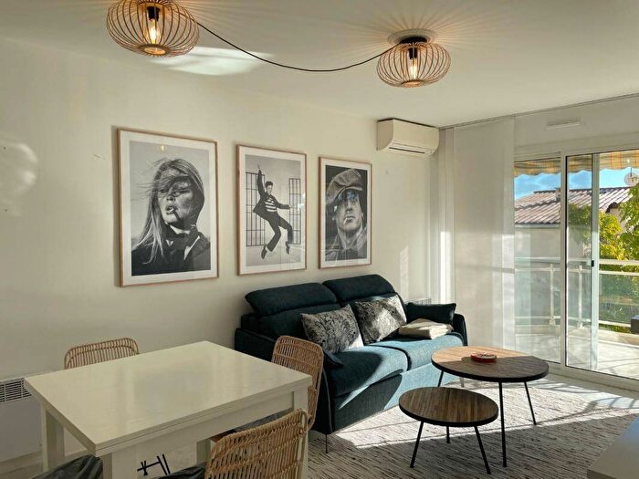 Appartement à louer - Les Paluds, Saint-Laurent-du-Var - 2 pièces - 1 chambre