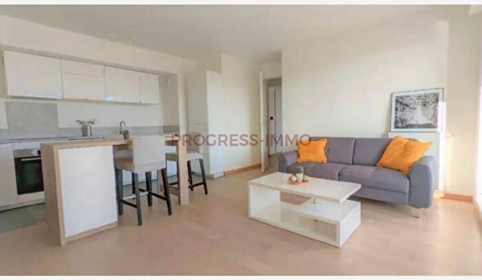 Appartement 3 pièces à louer à Courbevoie, Marceau République