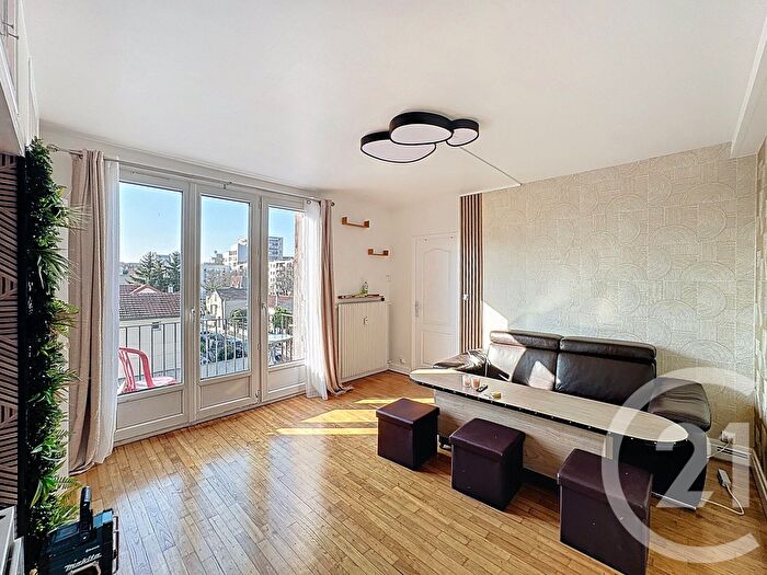 Appartement à vendre - Bobigny, Centre-ville - 2 pièces - 1 chambre