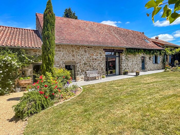 Maison 9 pièces à vendre - Saint-Saud-Lacoussière