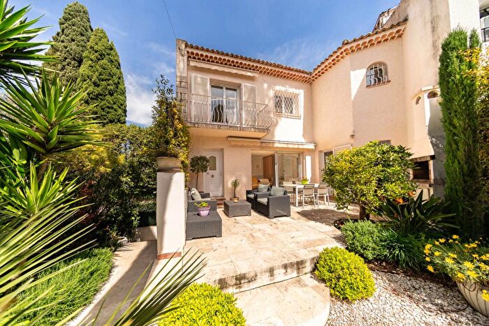 Cannes, Californie Pezou - Maison 5 pièces à vendre