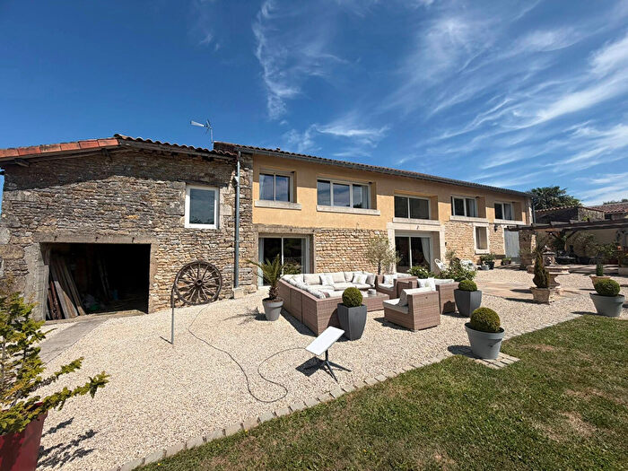 Maison à vendre - Mauprévoir - 7 pièces - 5 chambres