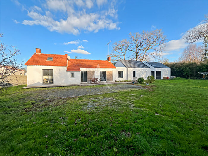 Maison à vendre - Challans, Route de Cholet, Route de la Roche-sur-Yon - 6 pièces - 4 chambres