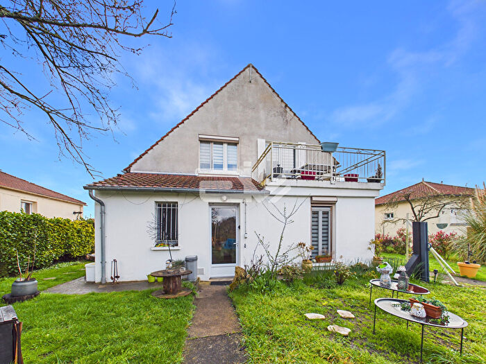 Maison à vendre - Vailly-sur-Aisne - 7 pièces - 6 chambres