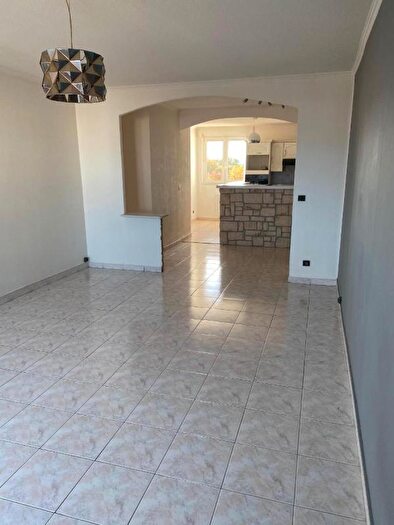 Appartement 3 pièces à Décines-Charpieu, Bonneveau, à louer